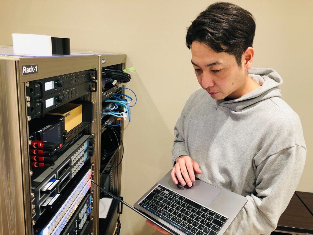 【PLAY STUDIOスタッフ紹介No.03】 サポート好きなベテランスタッフの三田地 - studio.play.jp